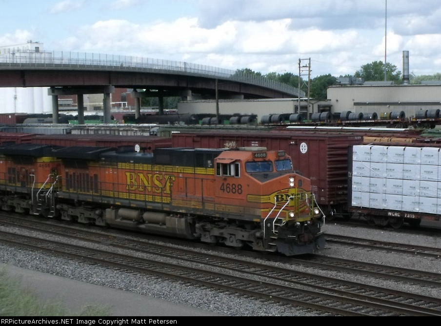 BNSF 4688